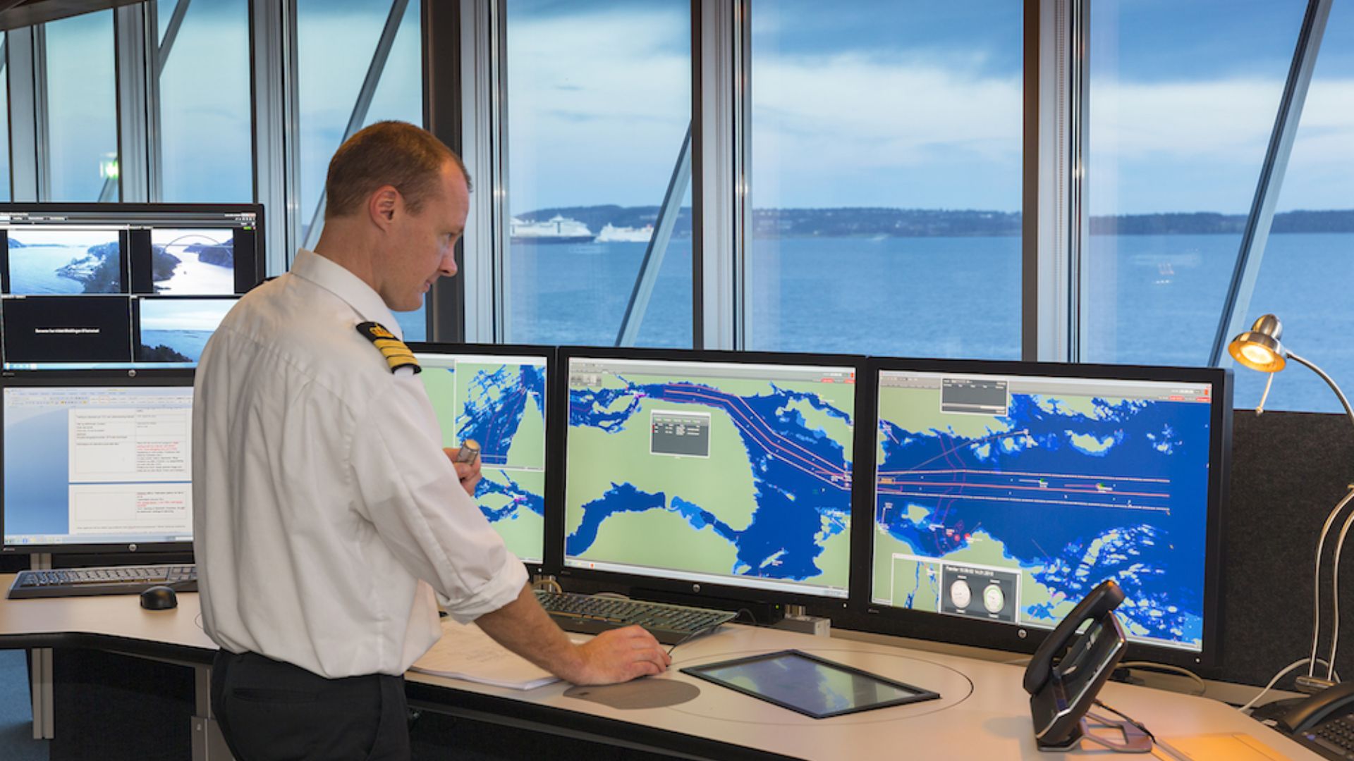 How Vеssеl Traffic Systеm (VTS) Optimizеs Maritimе Navigation?